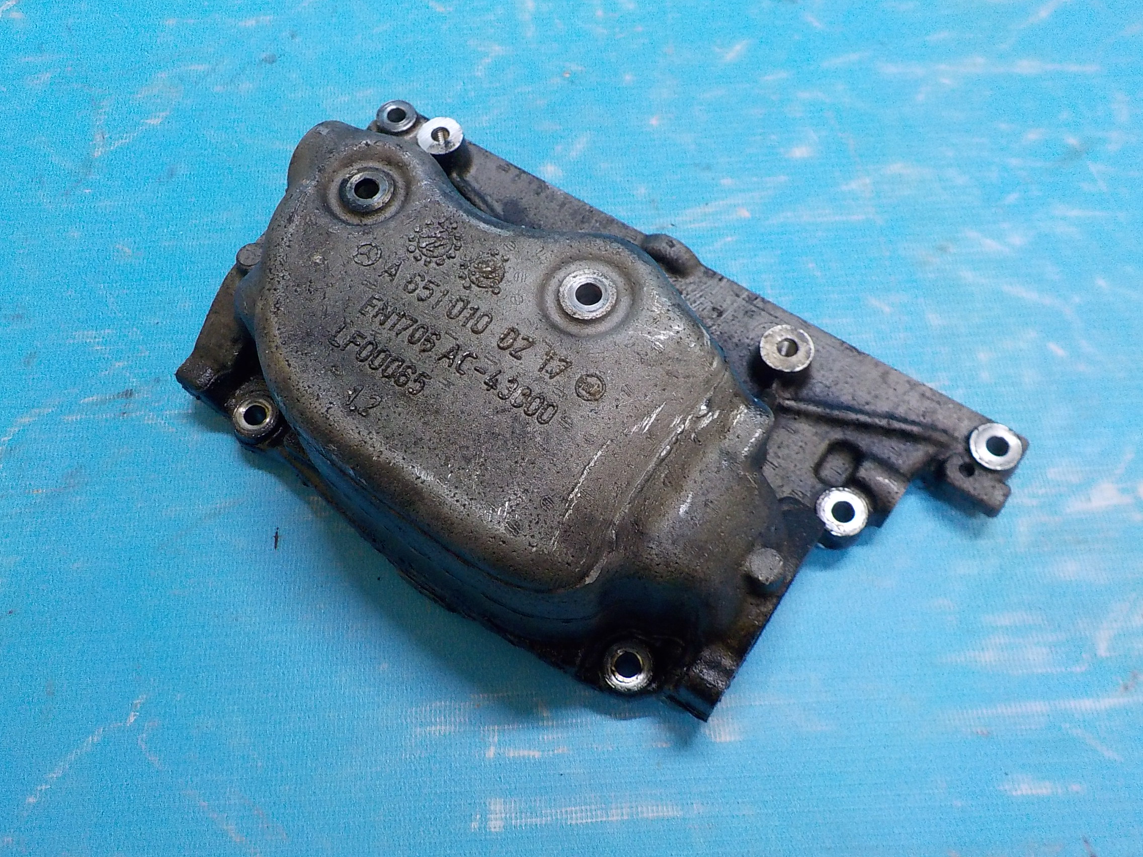 A6510100217, A6510100517 Крышка двигателя передняя MERCEDES-BENZ ...